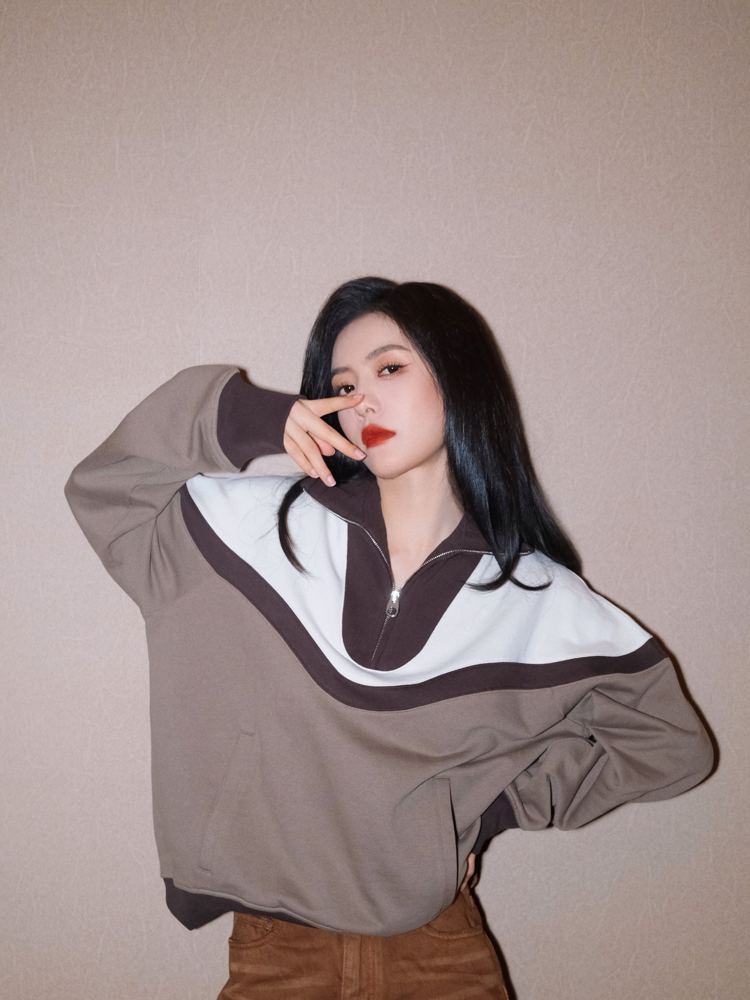 Chloé 呈现全新 Mountain 系列，探索大自然，漫步阔野世界