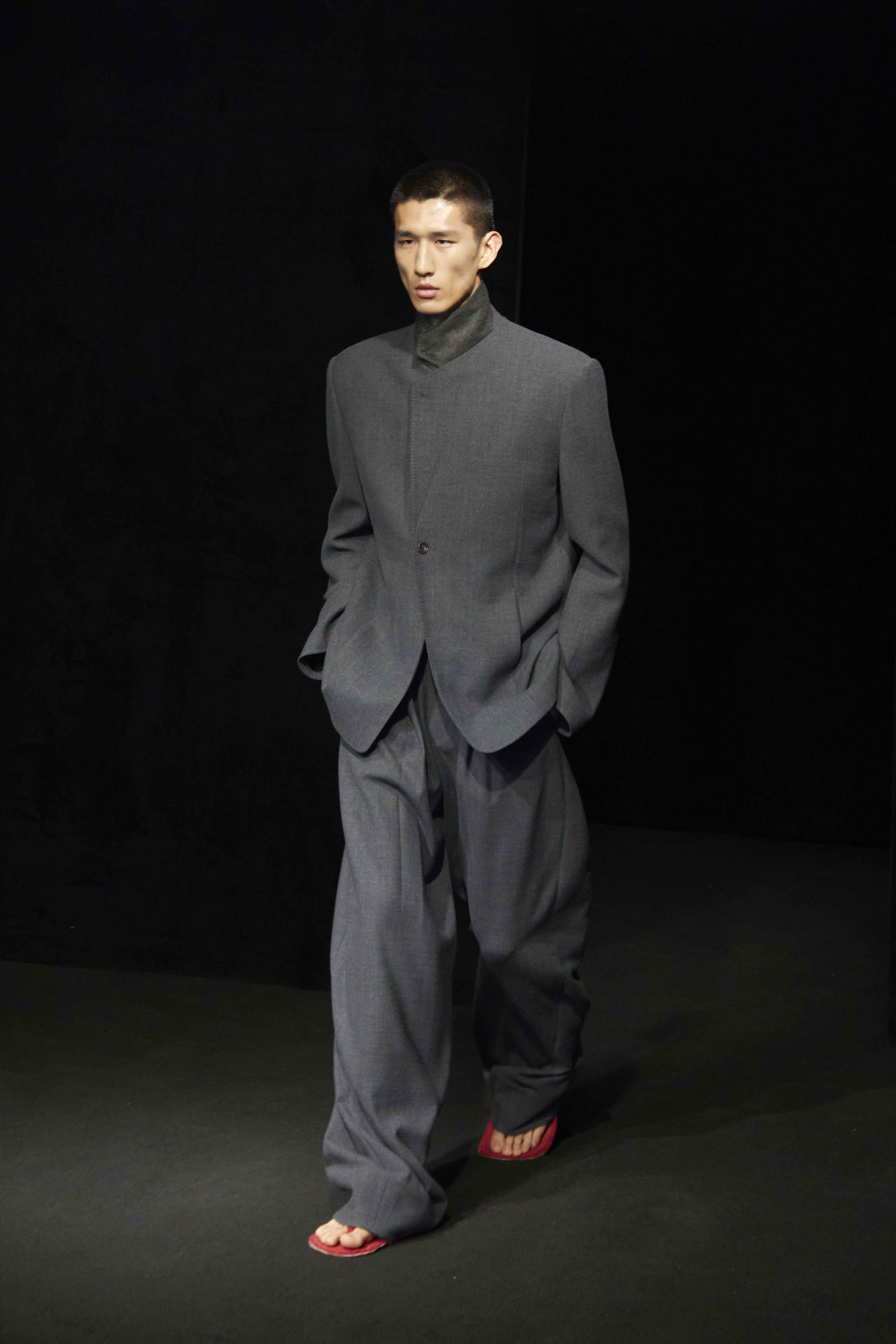 「Chaos in Order」探索失序之美 Chén Sifān 2024秋冬上海时装周