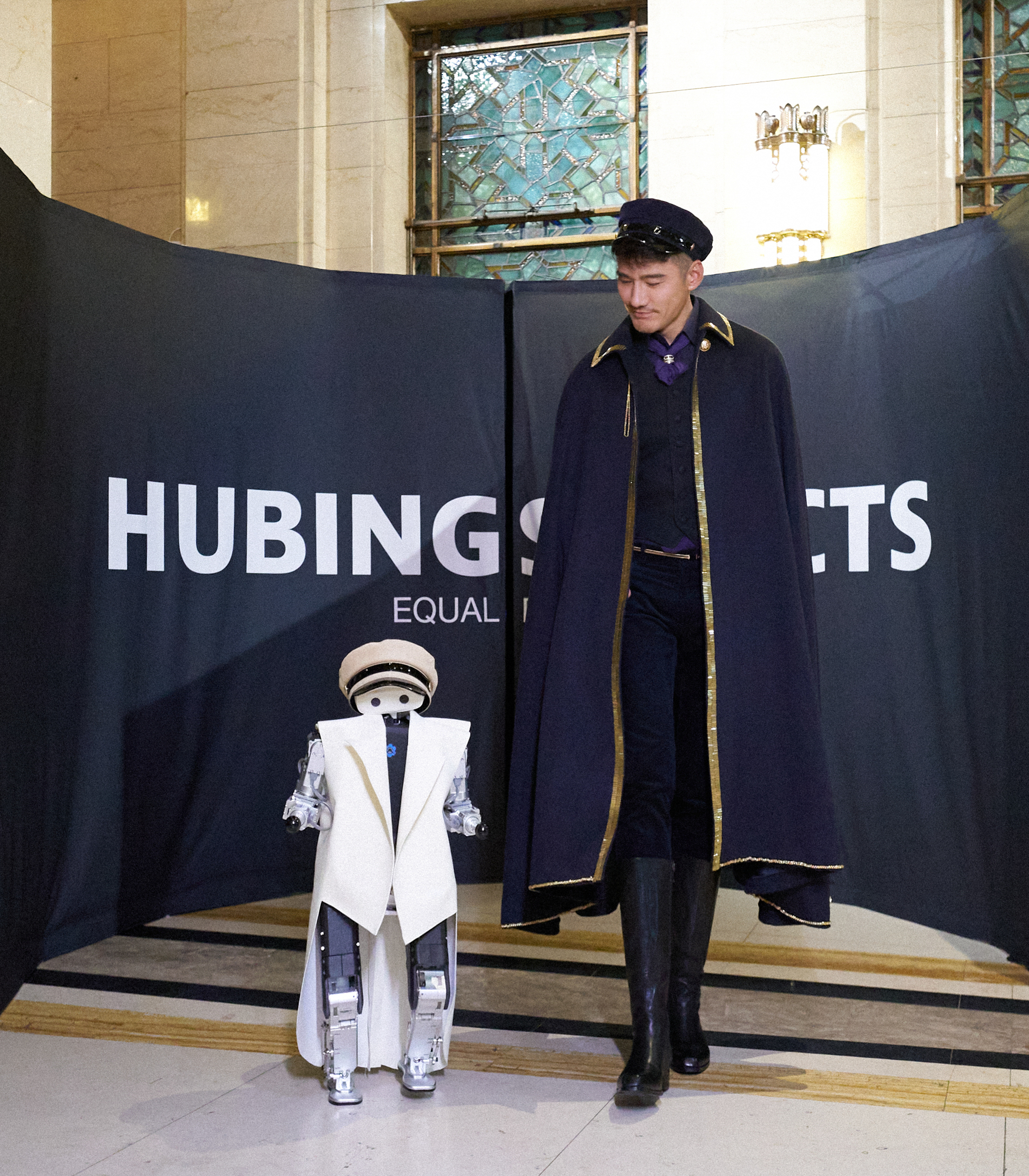 十年之约——伦敦时装周国际大使胡兵呈现 HUBING SELECTS: EQUAL ETHEREAL